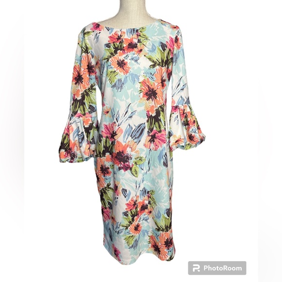 Ronni Nicole | Dresses | Ronni Nicole Floral Dress With Bell Cuffs ...